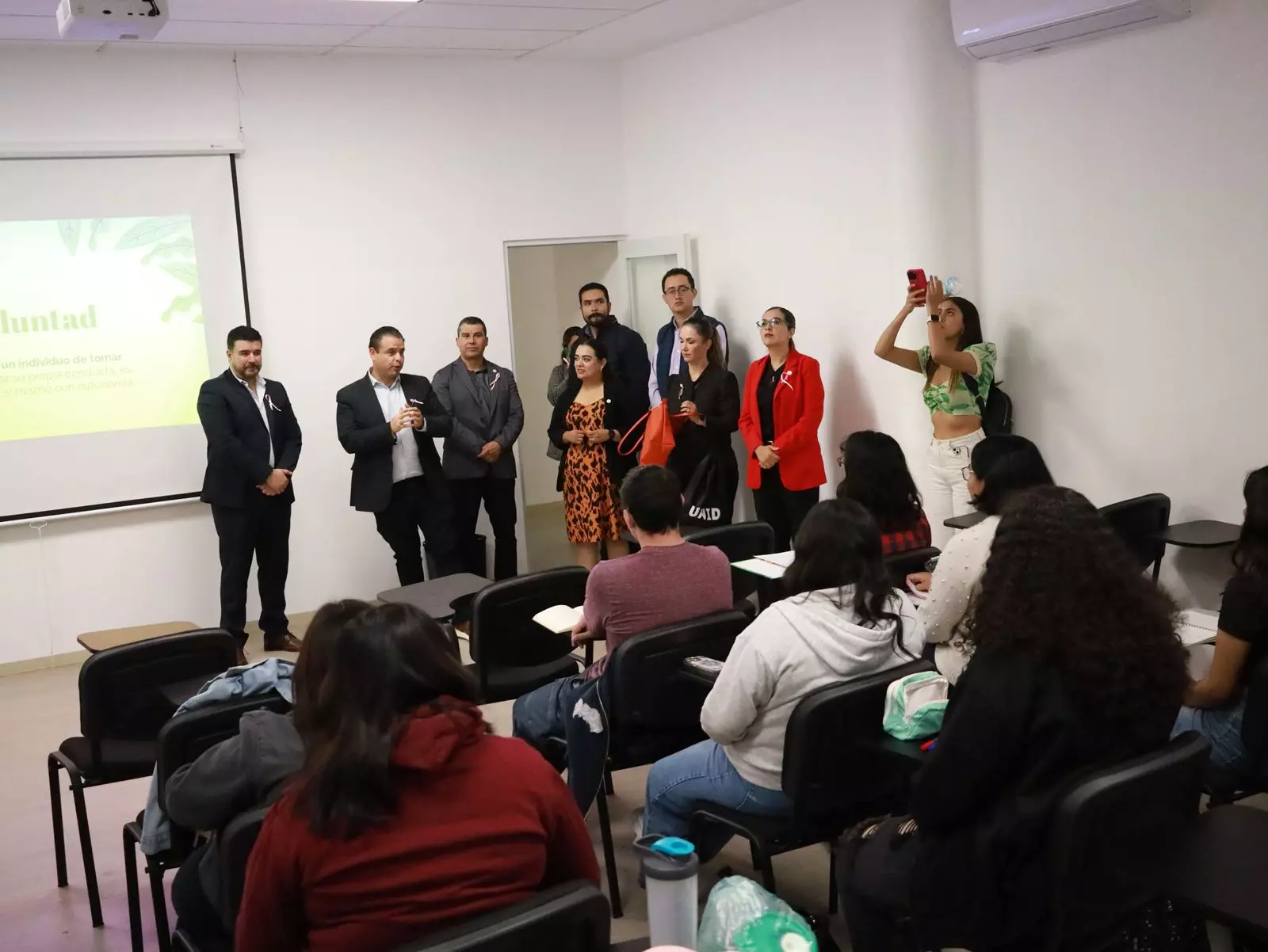 Reafirma Miguel Varela su compromiso con la educación en visita a la UNID Zacatecas ...