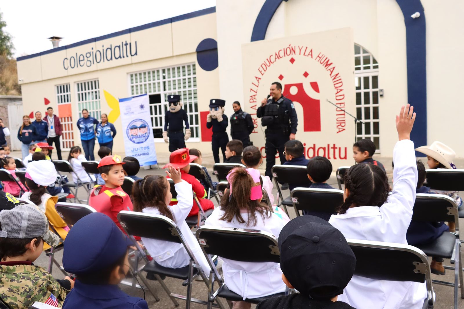 Participa policía de Zacatecas en día de las profesiones del colegio ...