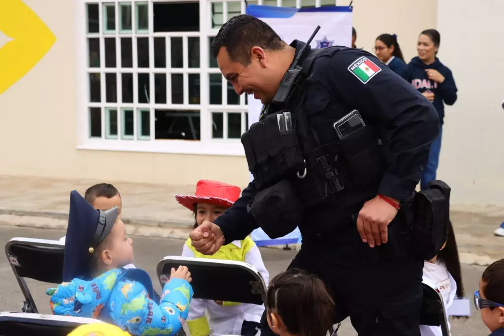 Participa policía de Zacatecas en día de las profesiones del colegio ...